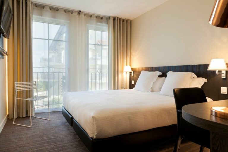 Restaurant – Les Flots – OFFICIEL – Hotel & Restaurant